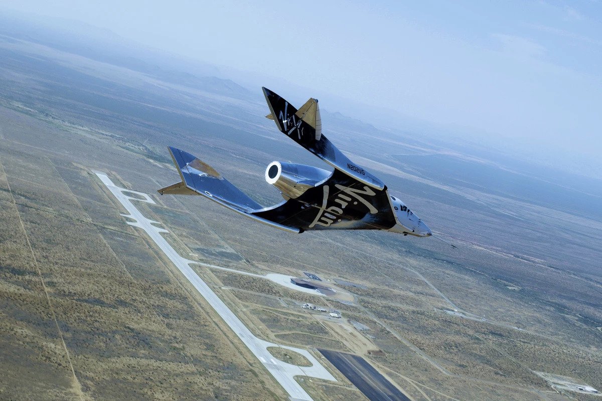 Virgin Galactic ramps up glide testing at Spaceport America - Weird ...