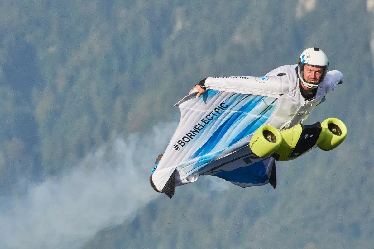 Dawn of a new extreme sport: The world's first electric wingsuit ...