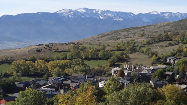 Llívia - The Spanish town stranded in France - Weird News, Santa Fe, NM