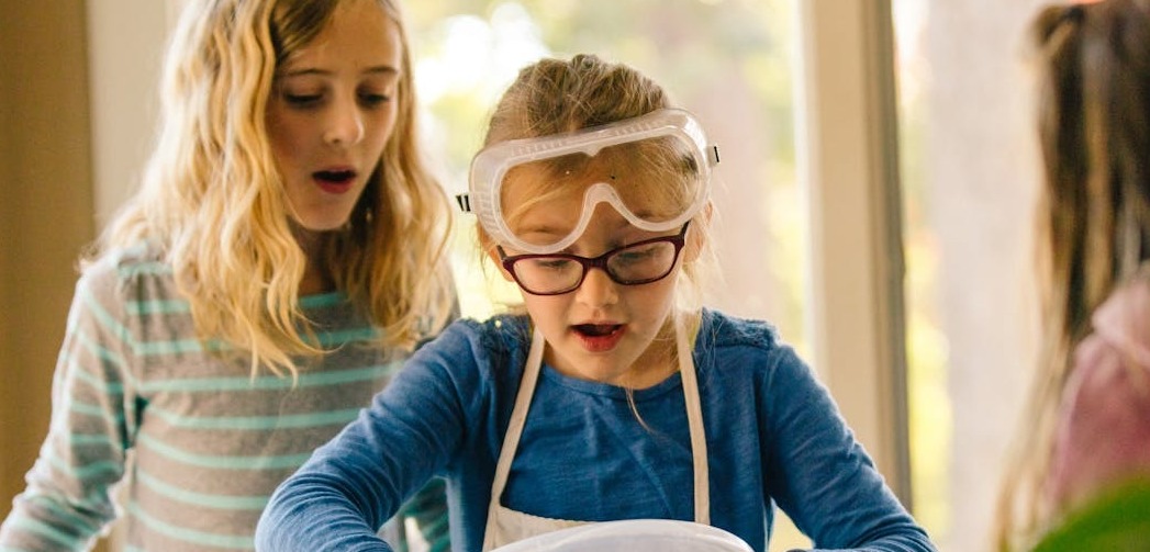 4 creative ways to engage children in STEM over the Summer: Tips to ...