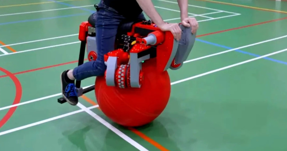 Bonkers omnidirectional electric 'bike' balances on a single ball wheel ...